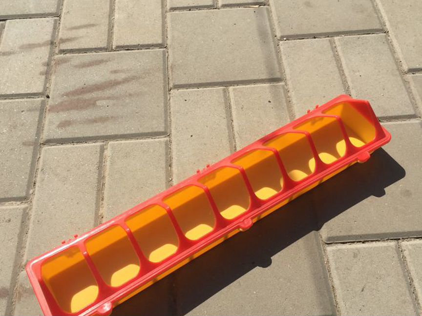 Кормушки и поилки