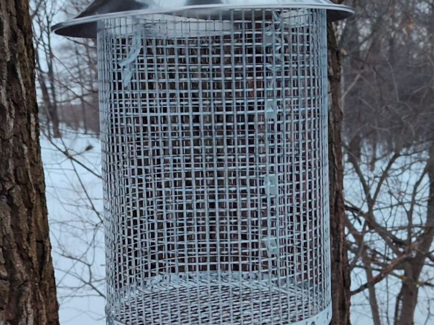 Кормушка для птиц сетчатая под арахис