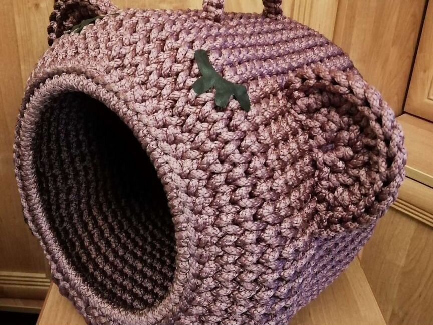 Домик-норка для кошек. Ручная работа