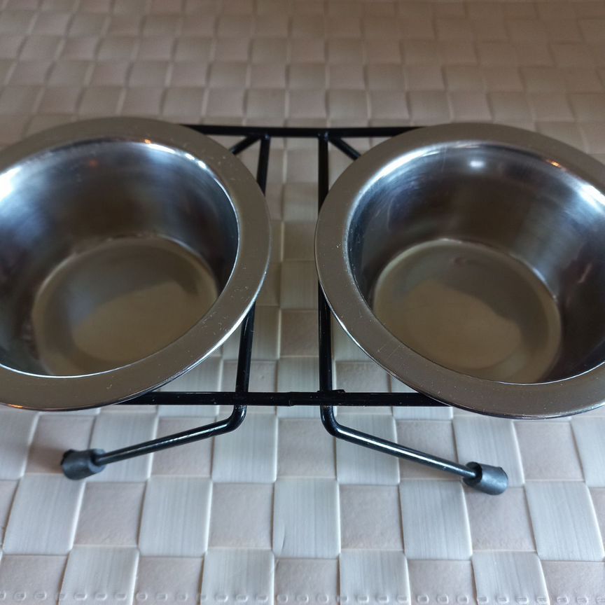 Миски металлические на подставке