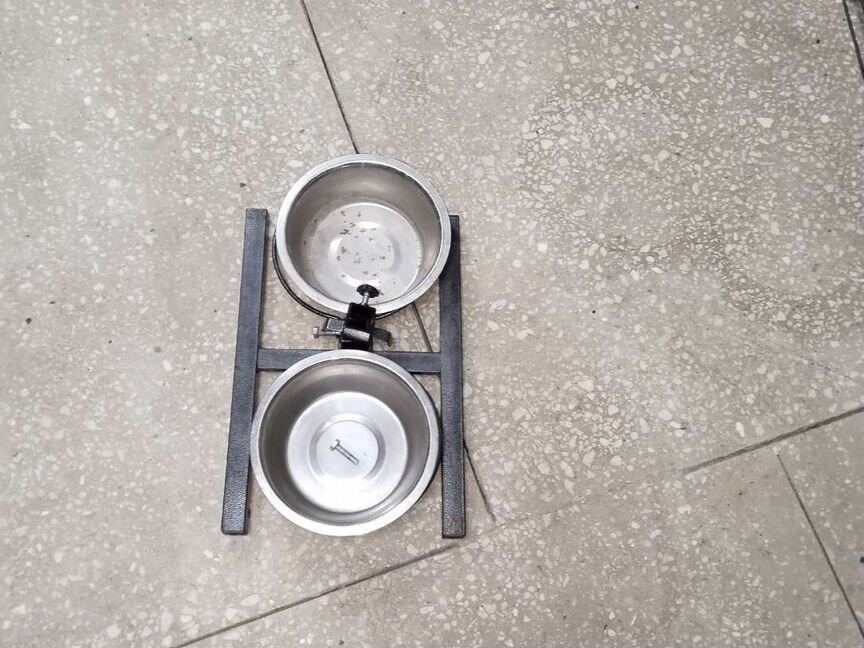 Стойка с мисками