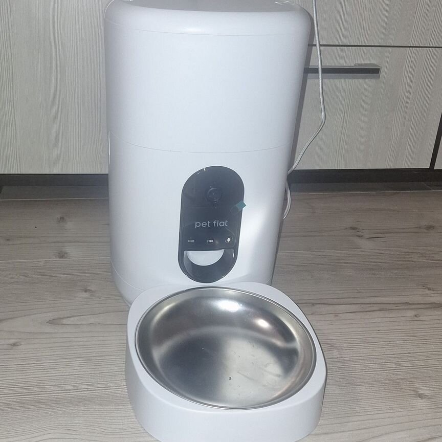 Автоматическая кормушка для кошек и собак