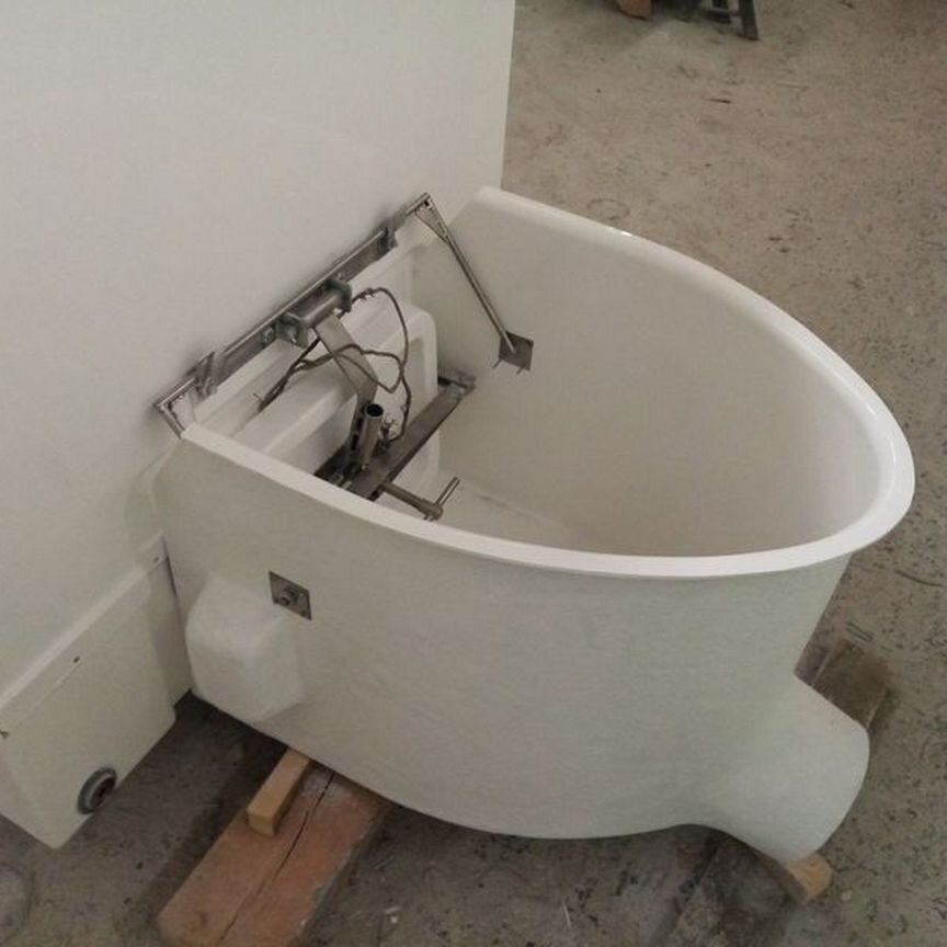 Слив овальный к живорыбным бакам