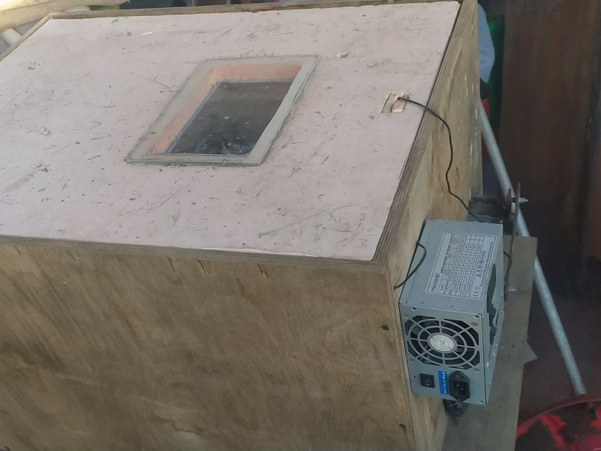 Инкубатор для яиц автоматический