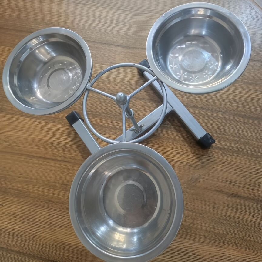 Миски на подставке для собак