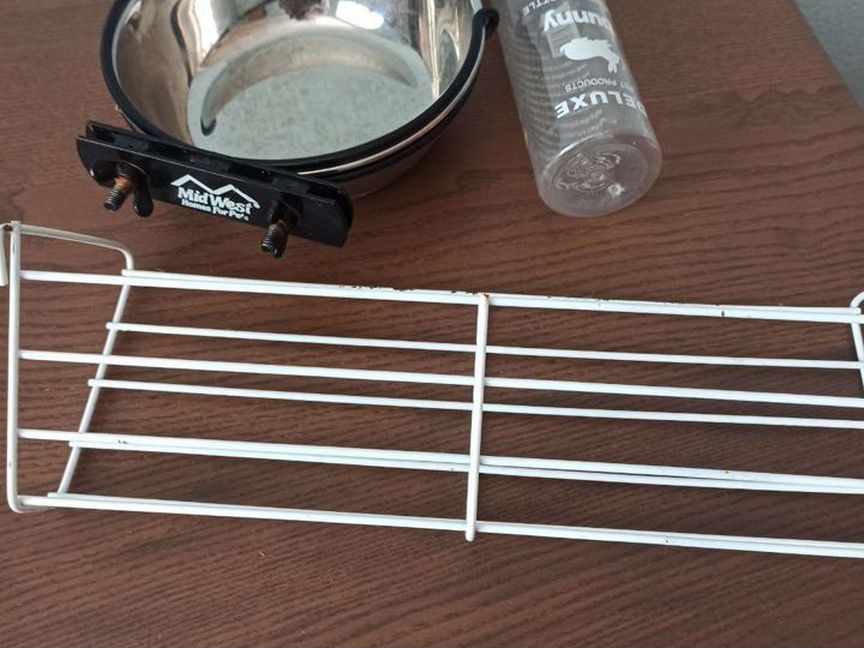 Поилка, сенник и миска с креплением в клетку