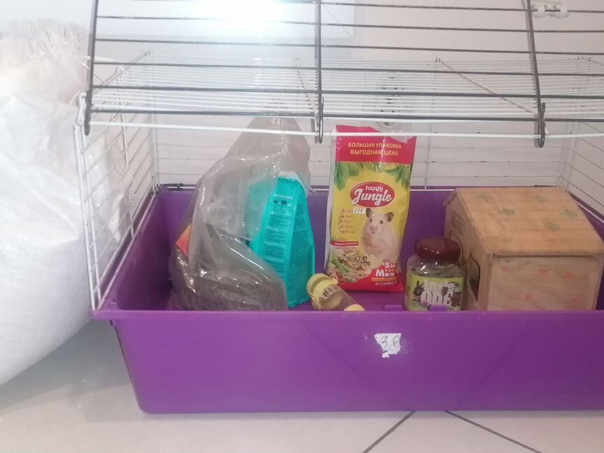 Клетка, остатки, корма, наполнитель