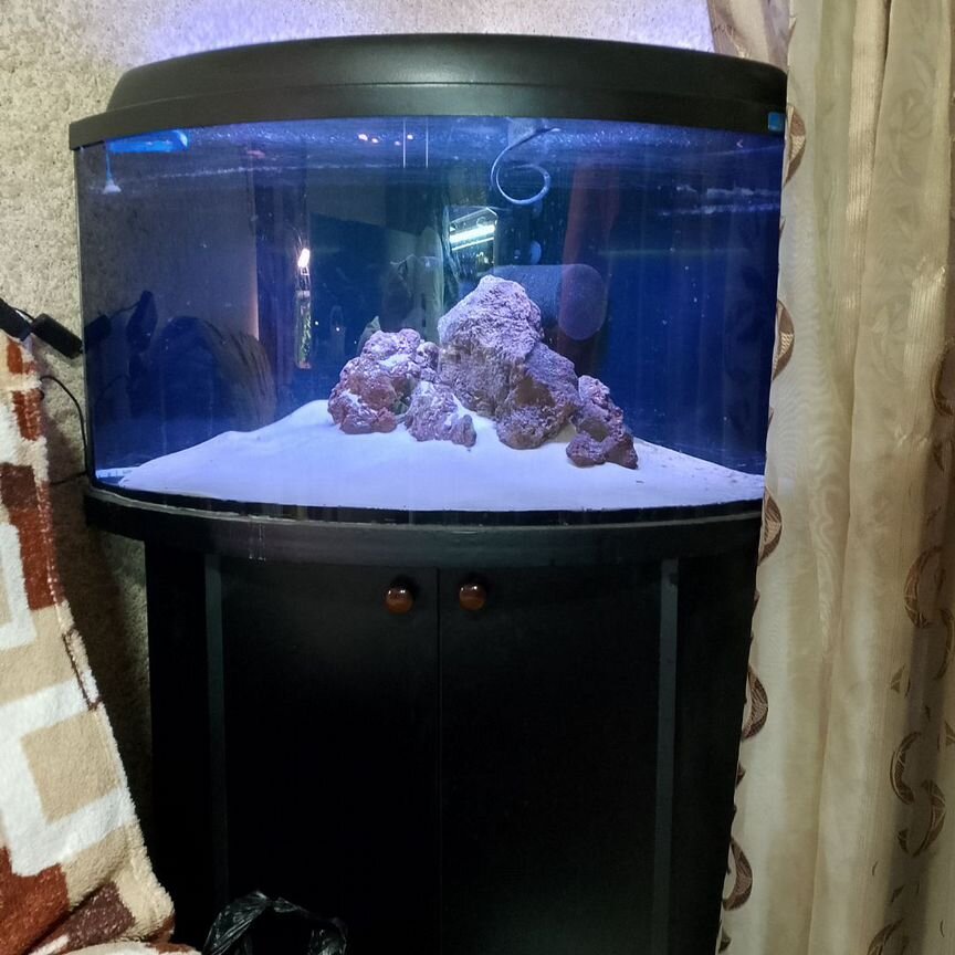 Аквариум с тумбой