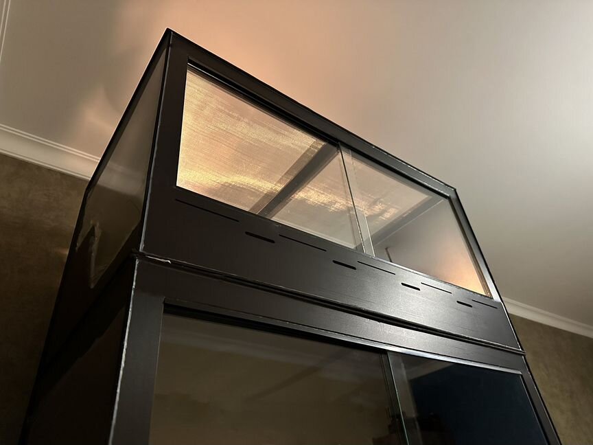 Террариумы из черного пвх