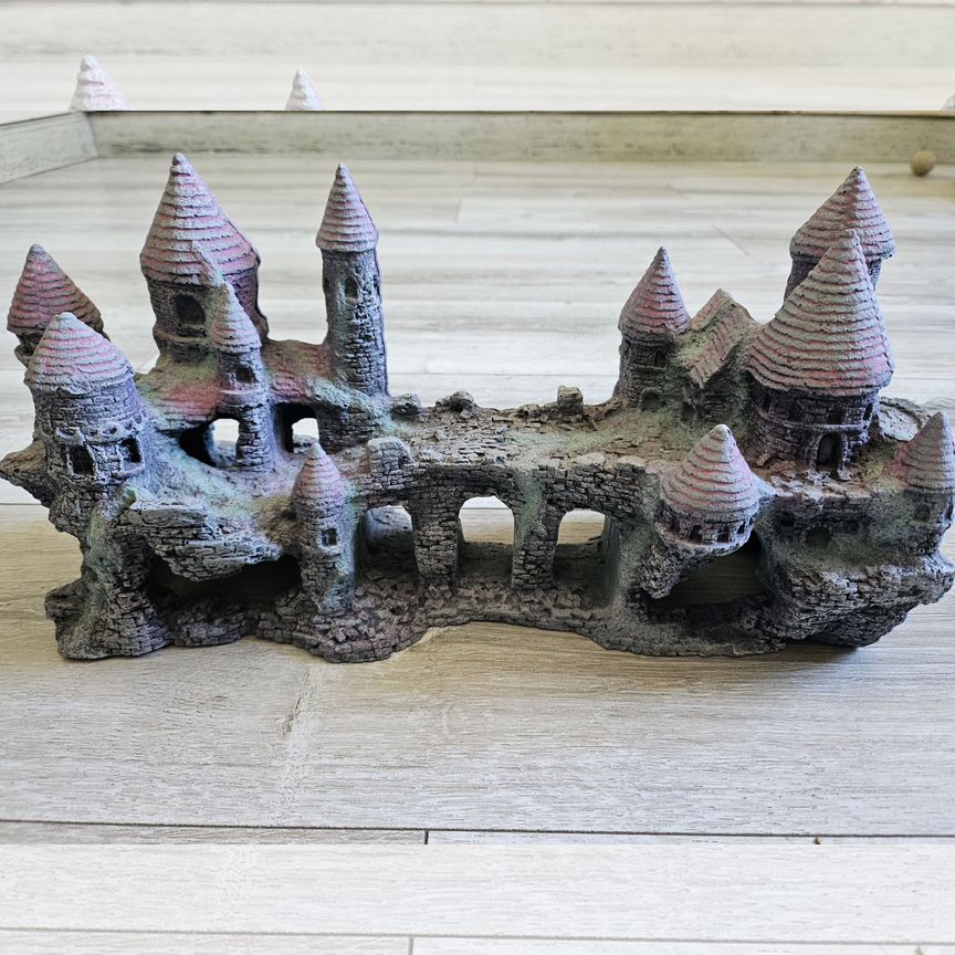 Замок для аквариума