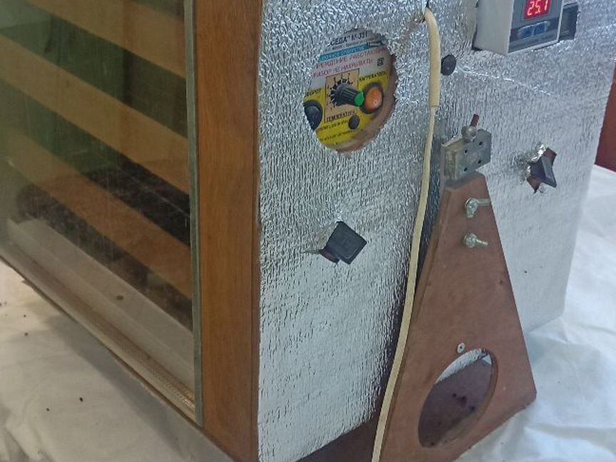 Инкубатор для яиц автоматический