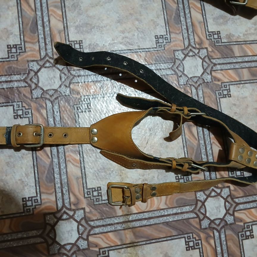 Кожаная шлейка для собак