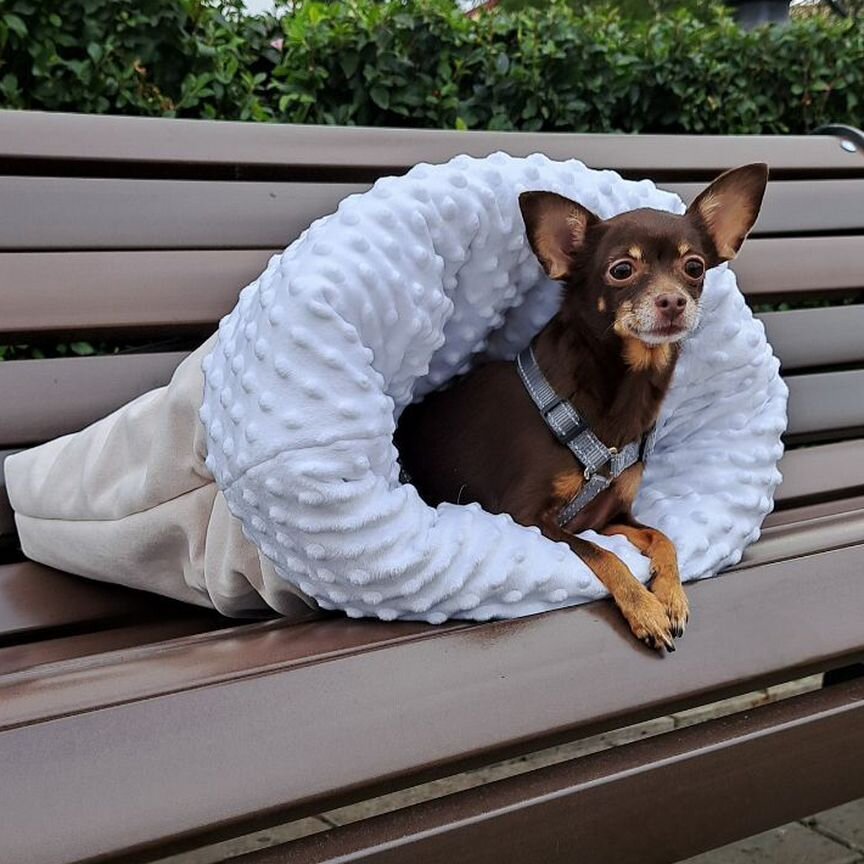 Лежак-норка велюровый