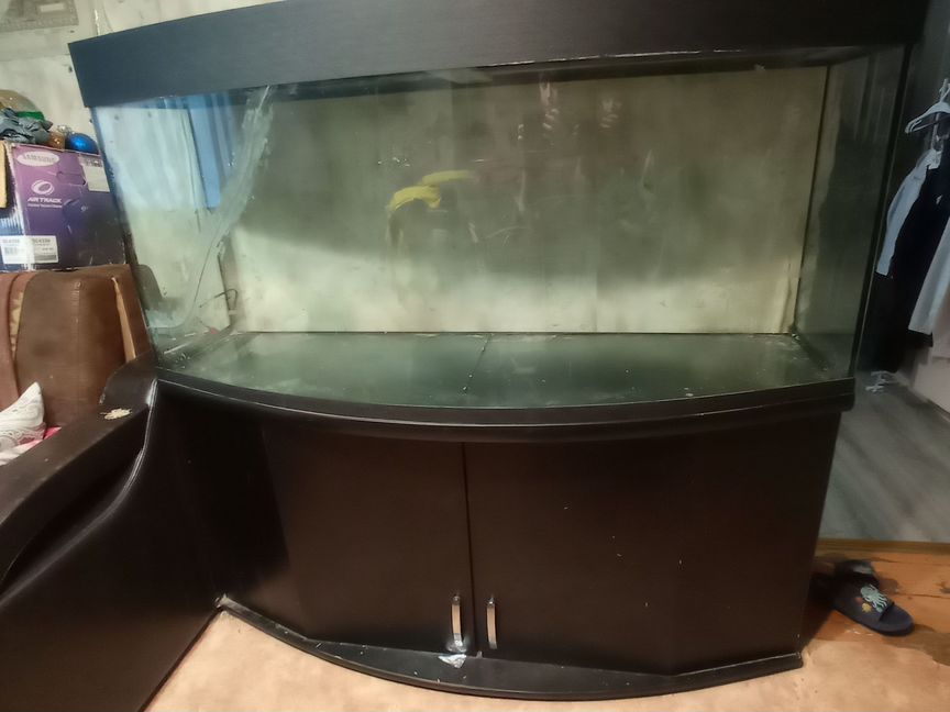 Аквариум с тумбой
