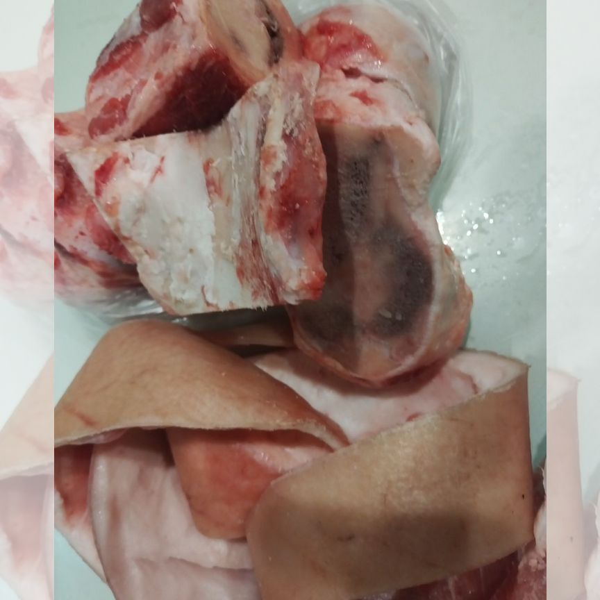 Кости и шкуры на корм животным