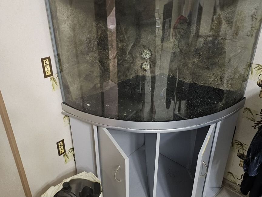Аквариум с тумбой