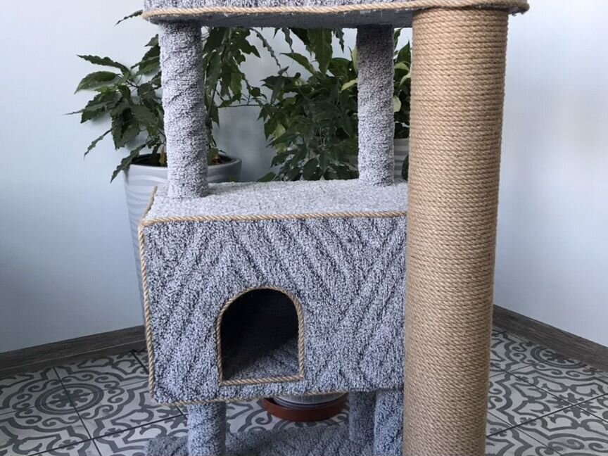 Домик для кошек с когтеточкой