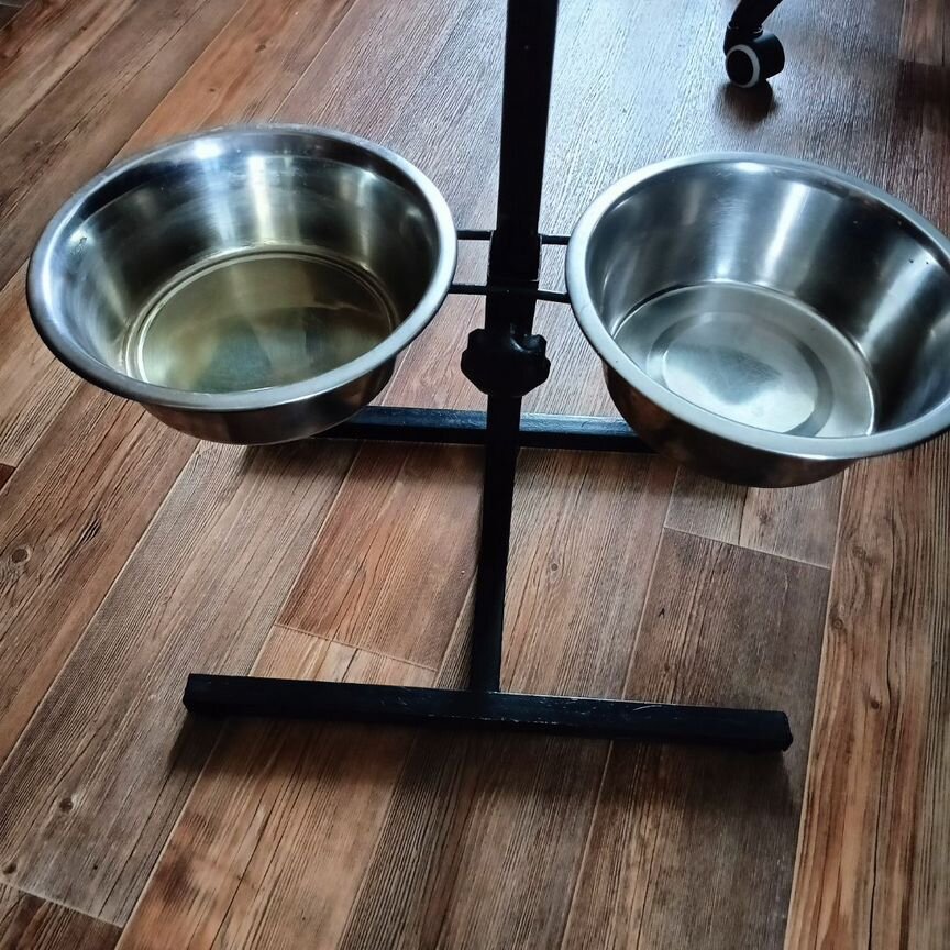 Стойка для мисок