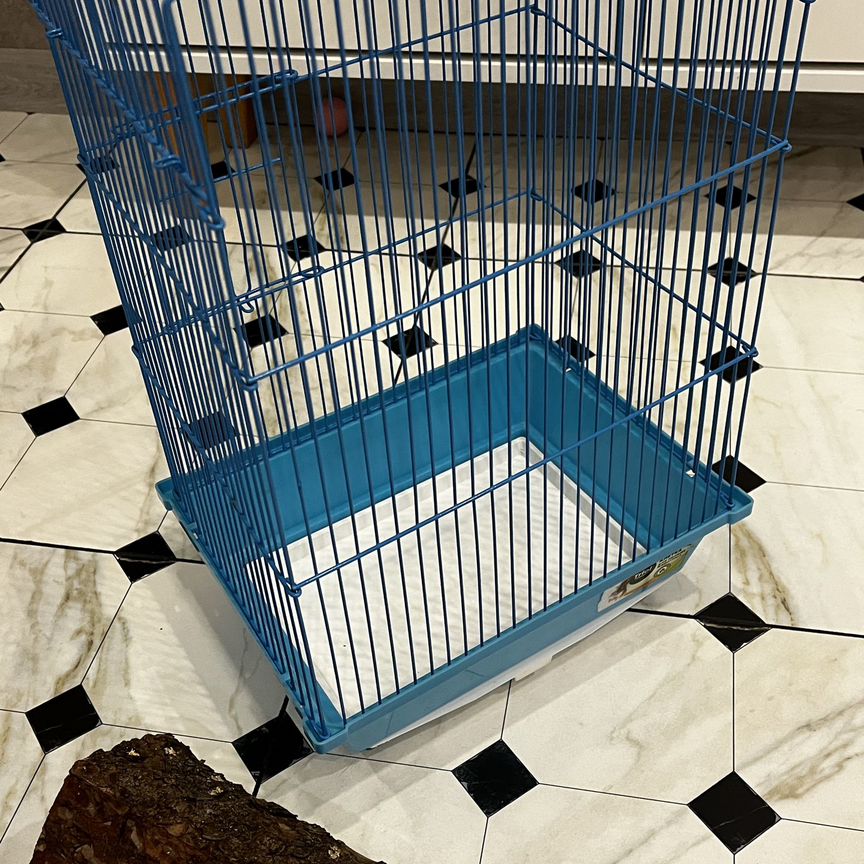 Клетка и домик