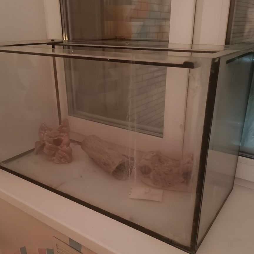 Аквариум с домиком для рыбок 100 литров