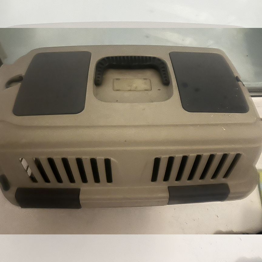 Переноска для собак и кошек