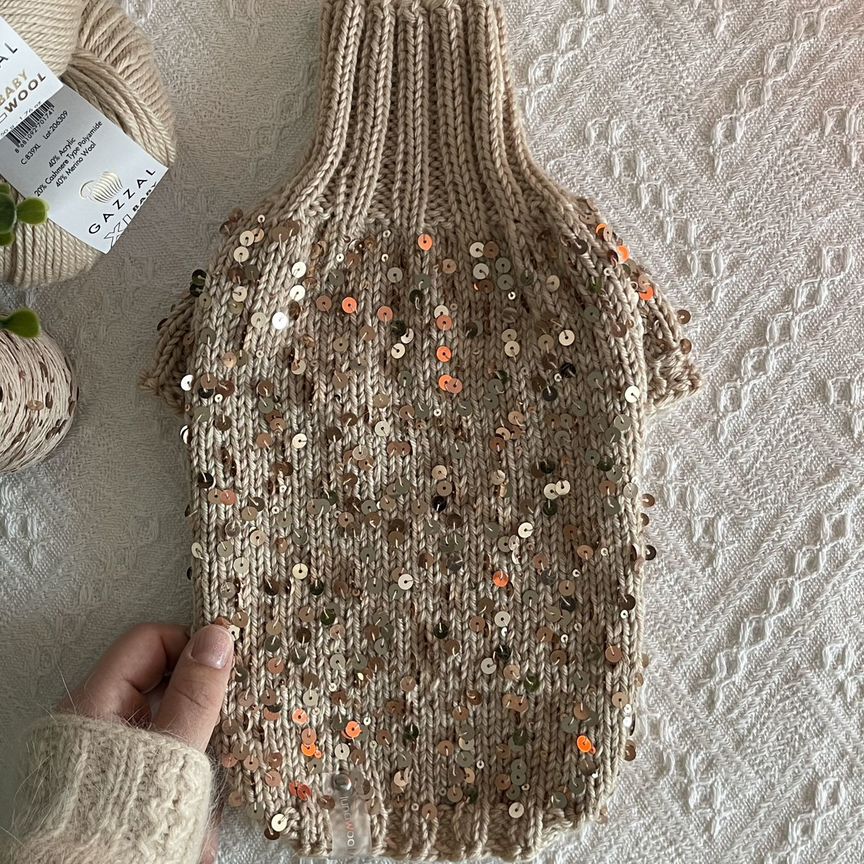 Вязаная одежда для собак /свитер с пайетками