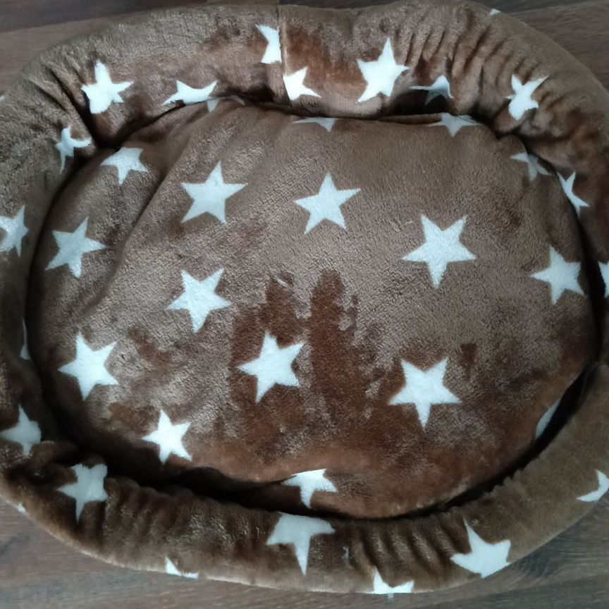 Лежанка для кошек новая