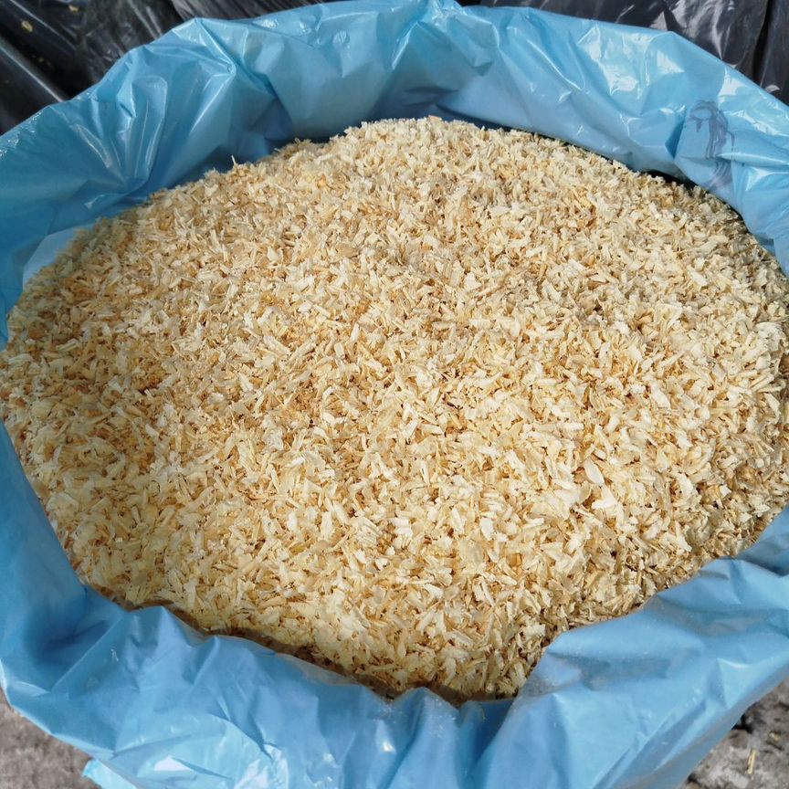 Опилки в мешках