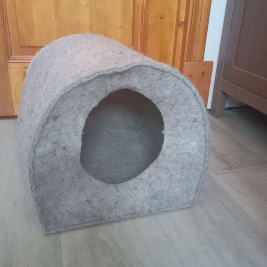 Домик для кошки фетровый