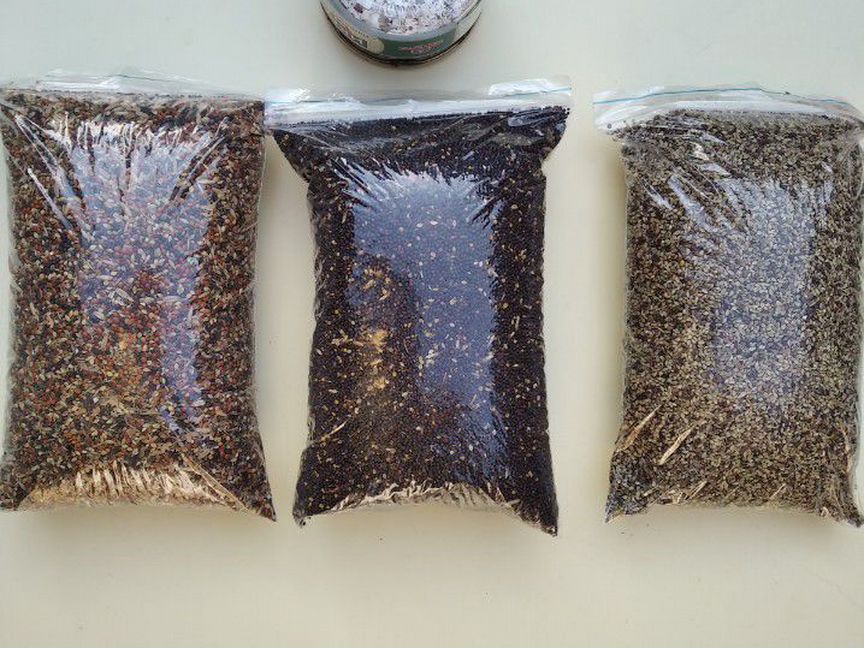 Корма для декоративных и лесных птиц