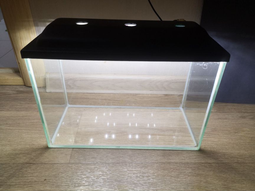 Аквариумы 10л и 5л