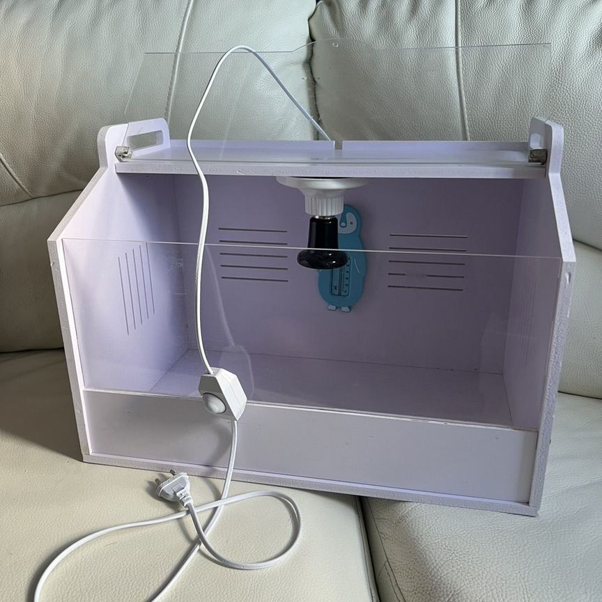 Брудер, террариум с керамической лампой