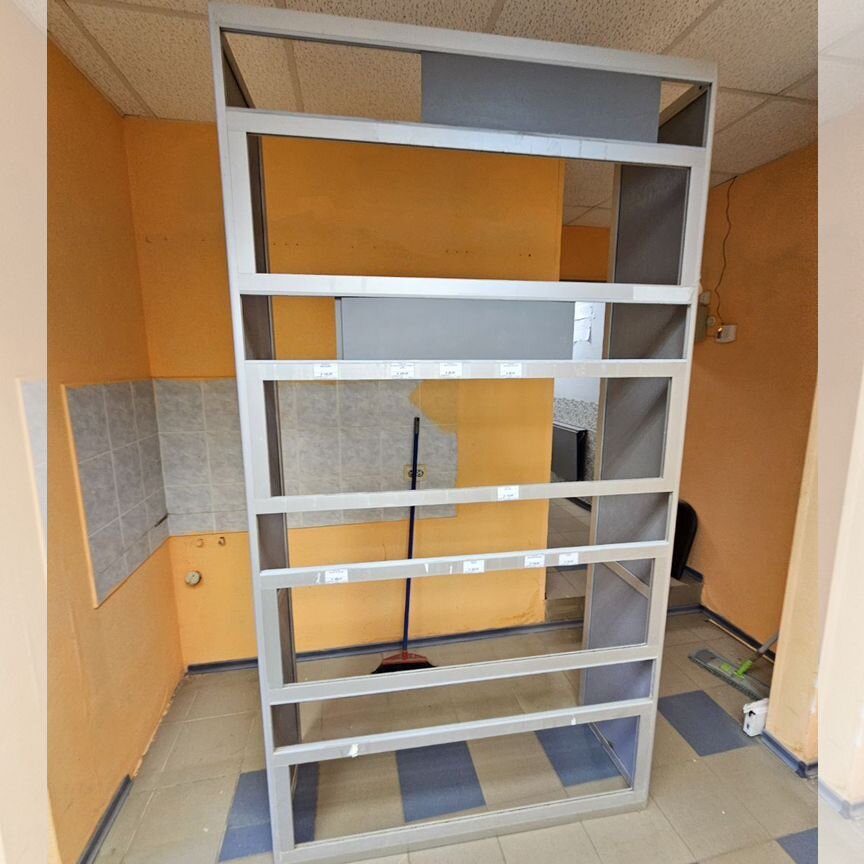 Отдам бесплатно аквариум для продажи рыбок