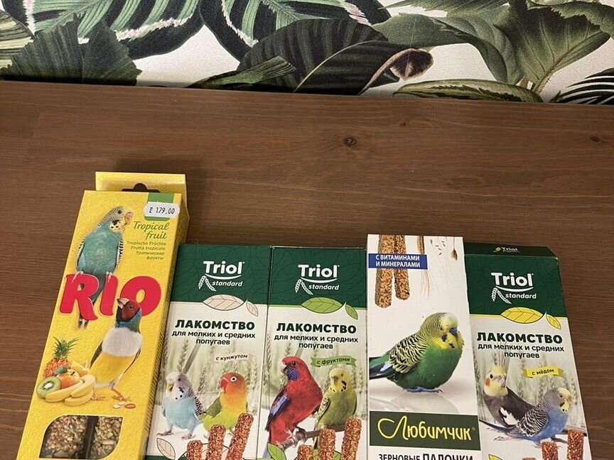 Лакомство для попугая