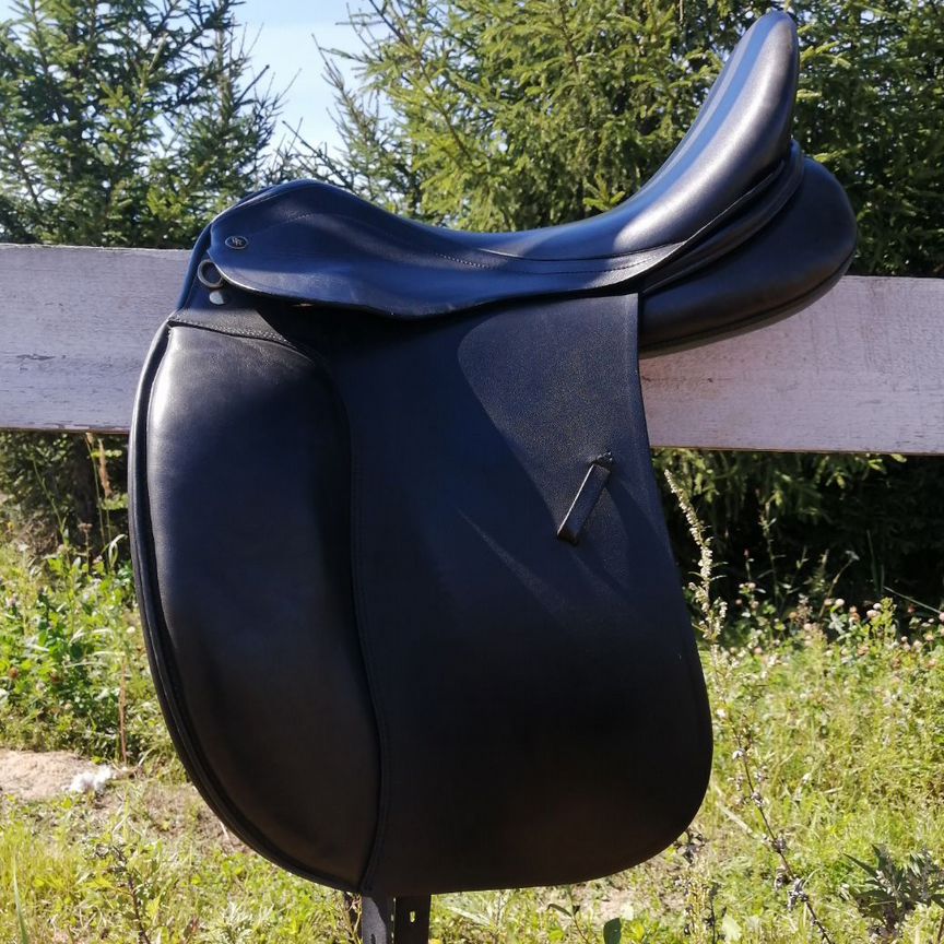 Выездковое седло BR