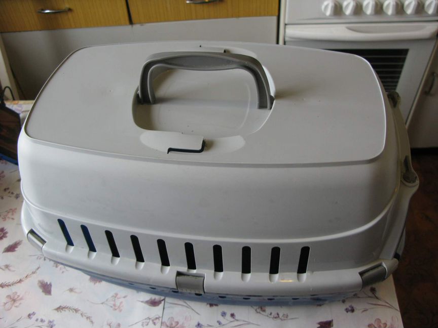 Moderna переноска Roadrunner с пластиковой дверцей