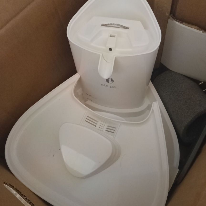 Поилка для кота