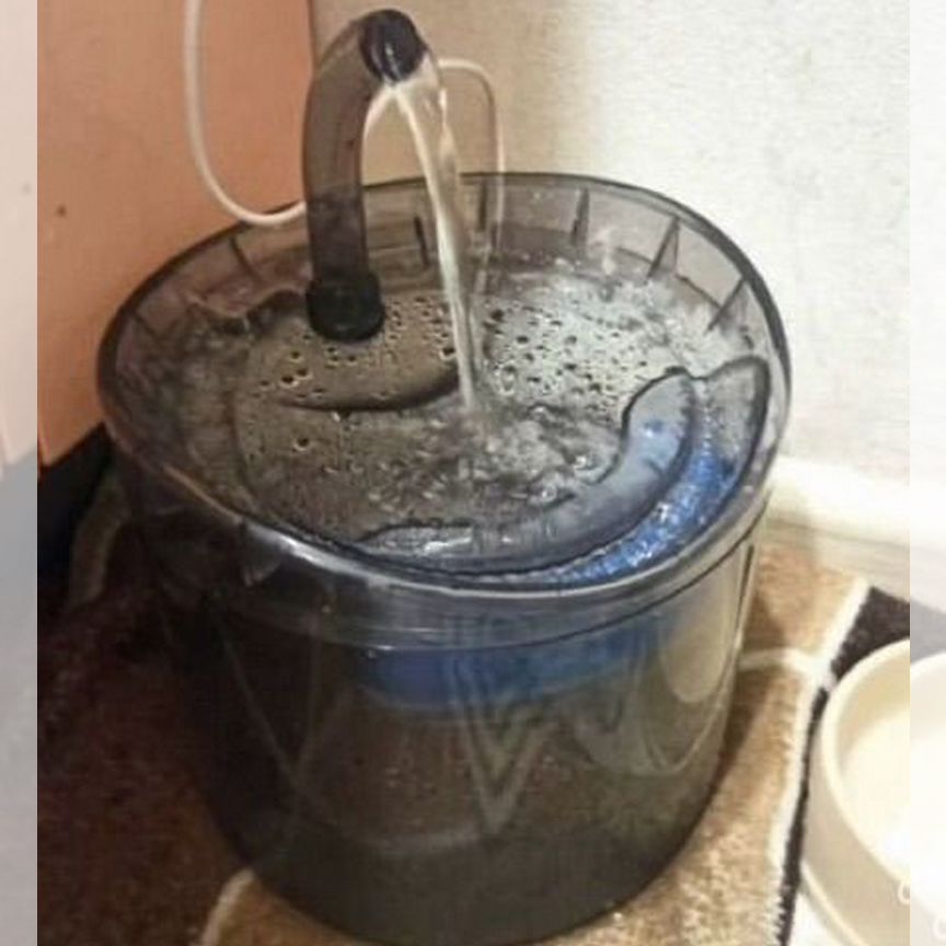 Поилка для кошек с датчиком движения