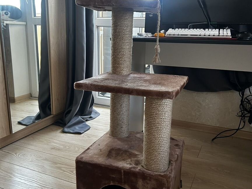 Домик для кошки с когтеточкой