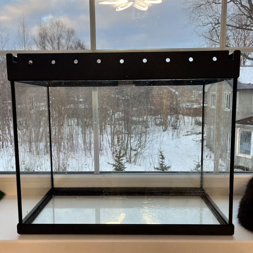 Аквариум и мостик