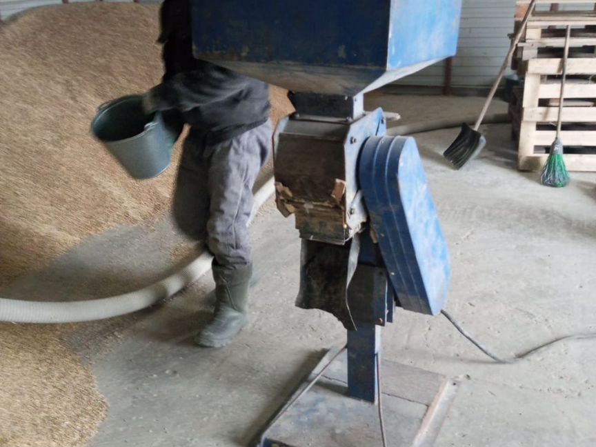 Зернодробилка бу