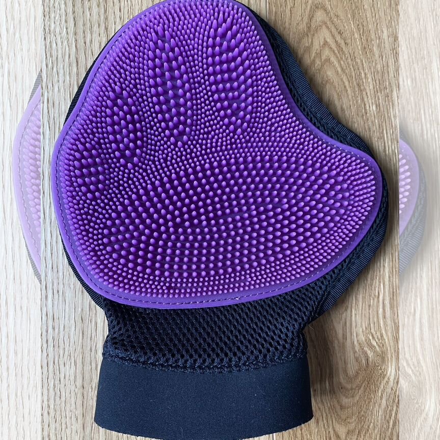 Рукавица / щетка / варежка / чесалка силиконовая