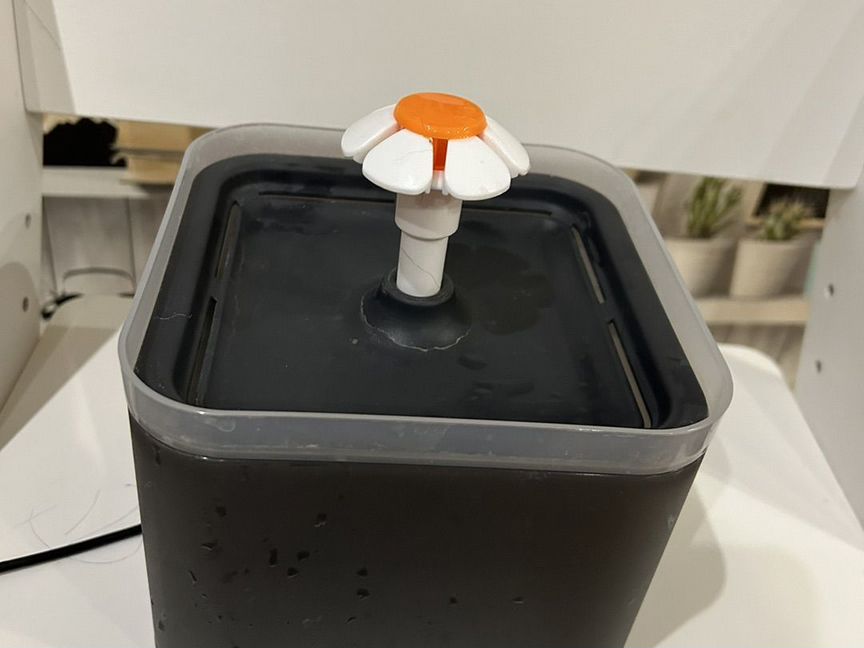 Фонтан поилка для кошек