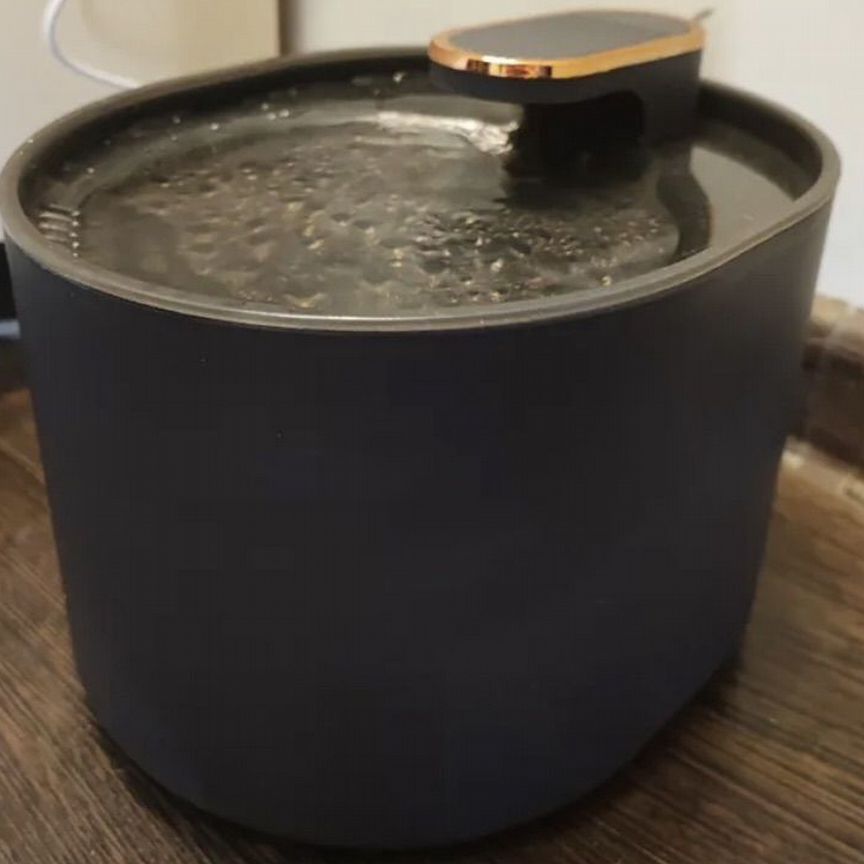 Фонтан поилка для кошек