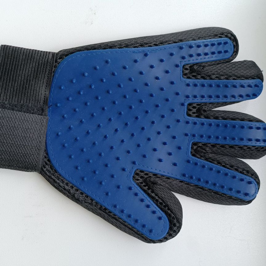 Перчатка для собак