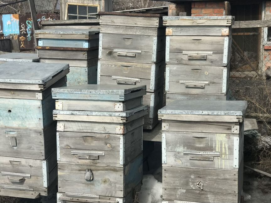 Ульи для пчел, рамки, подставки металл