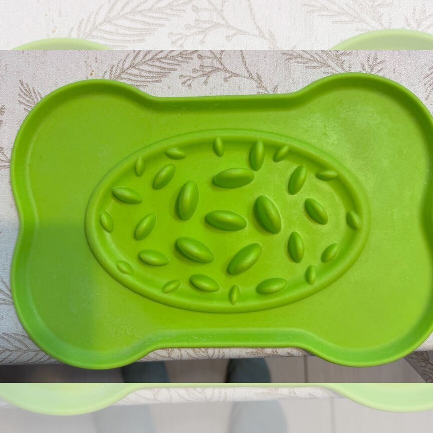 Лизательный коврик для собак