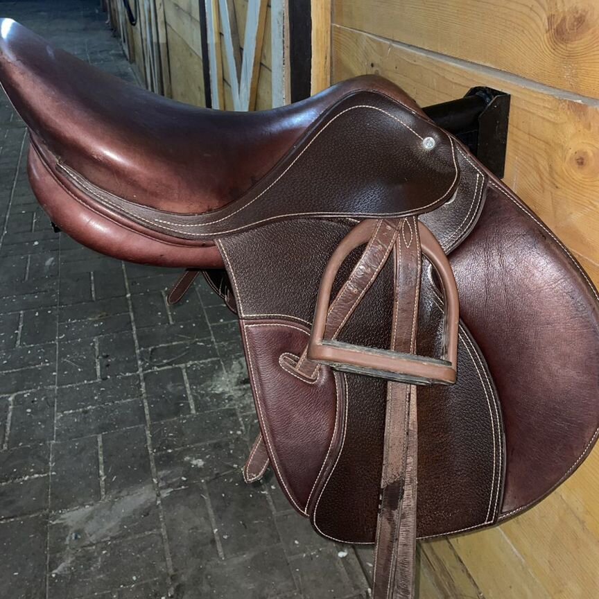 Седло для лошади