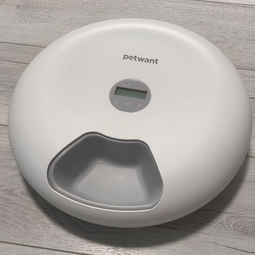 Автоматическая кормушка для животных