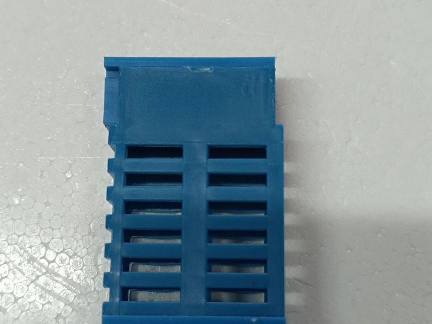 Клеточка Титова (пластик, место для канди) Пчелово